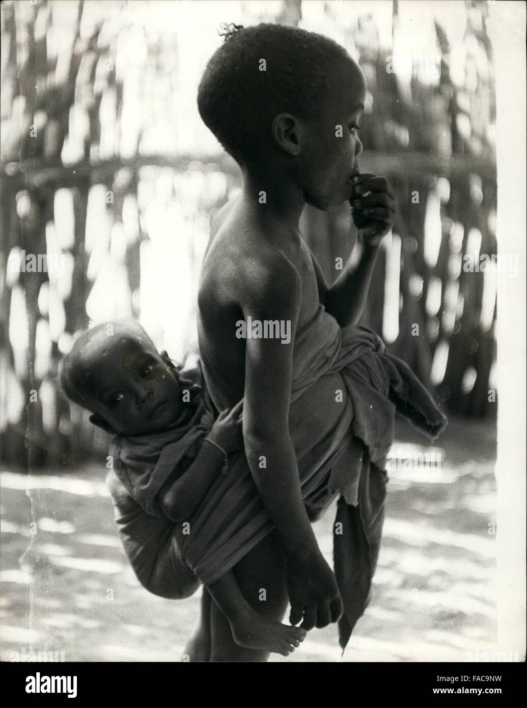 Somali refugees food aid hi-res stock photography and images - Alamy