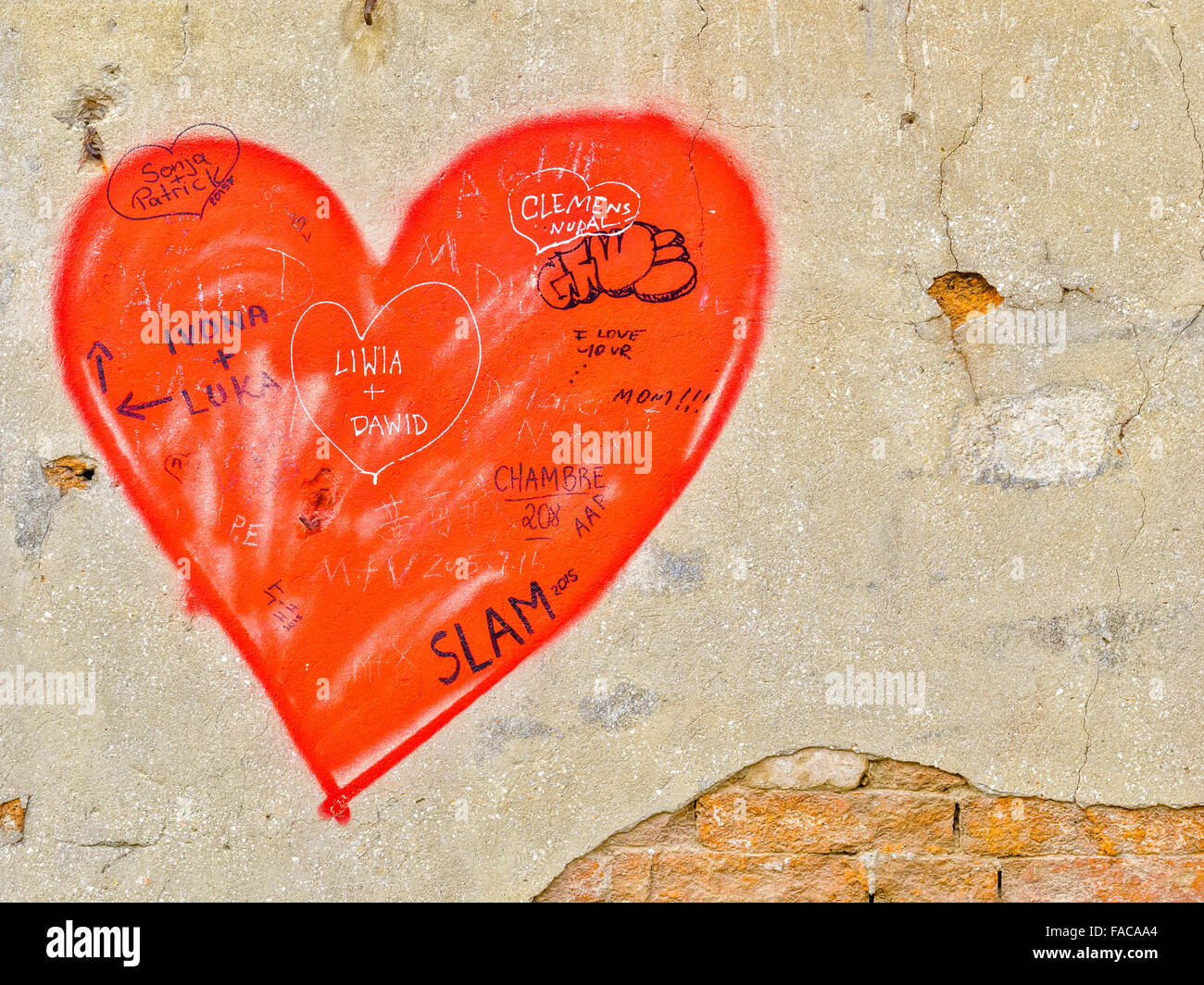 Graffiti in venice italy hi-res stock photography and images - Alamy