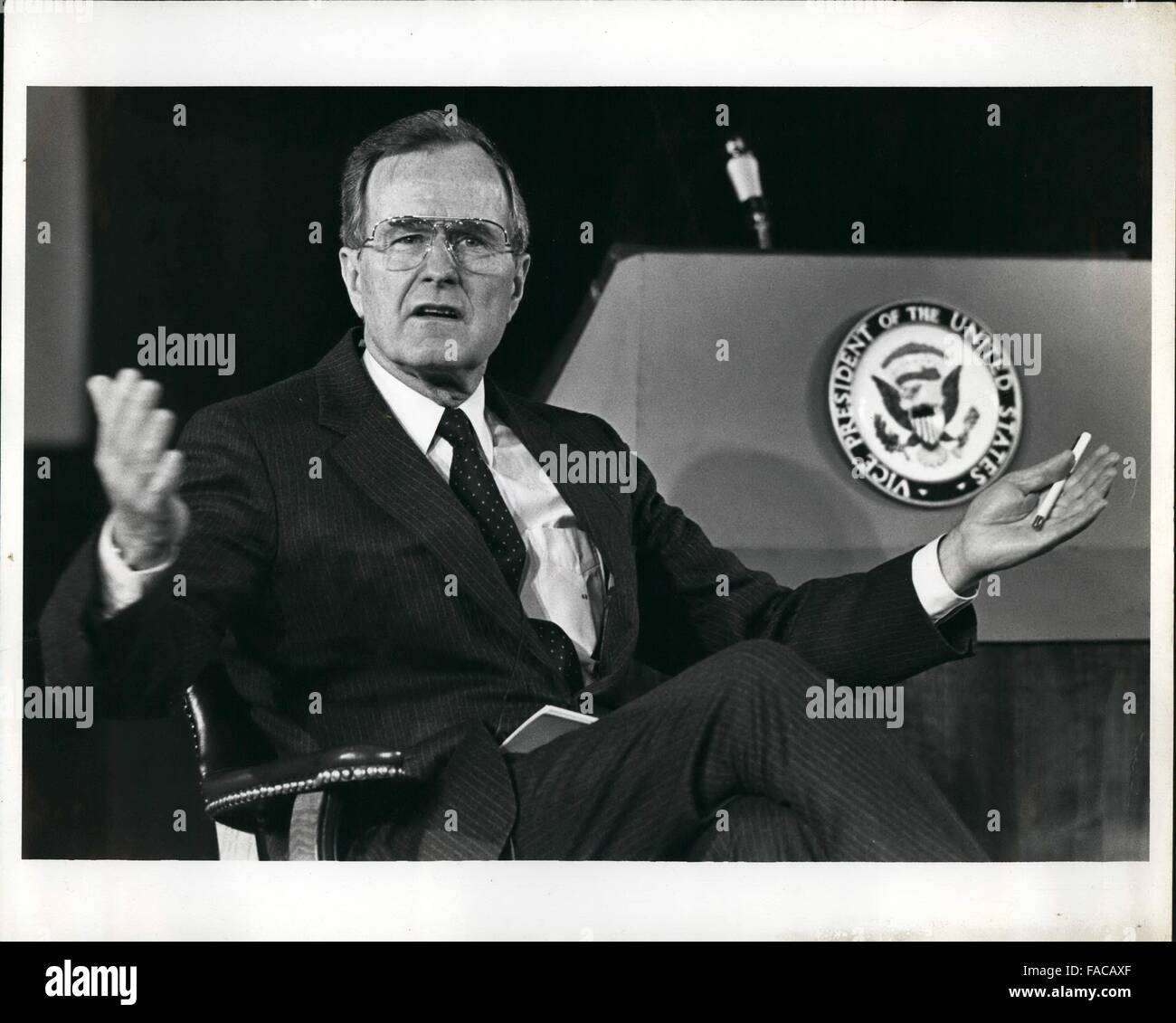 George hw bush hi-res stock photography and images - Alamy