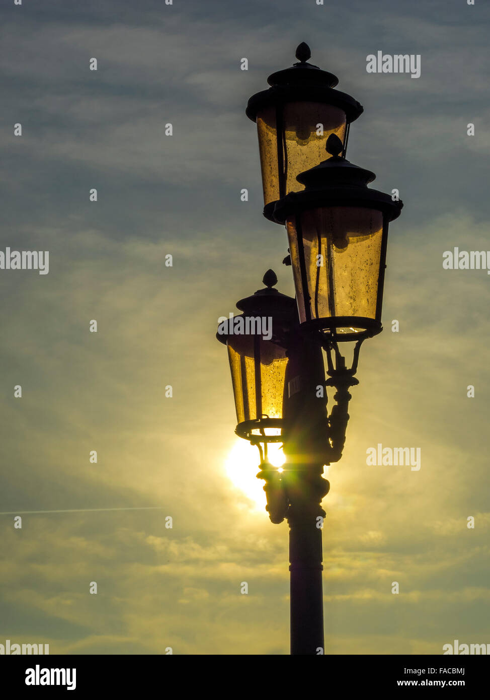 Lamp post of venice hi-res stock photography and images - Alamy