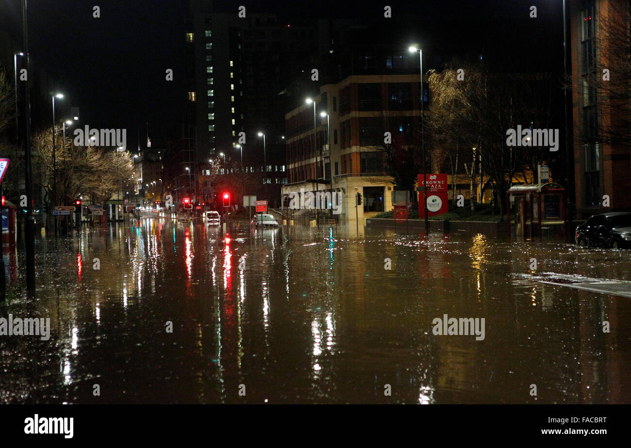 River aire leeds flood hi-res stock photography and images - Alamy