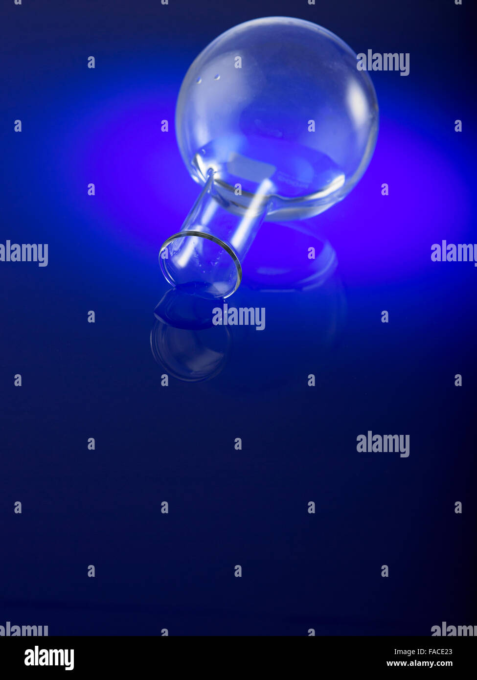 close up Laboratory glassware with liquid Stock Photo - Alamy