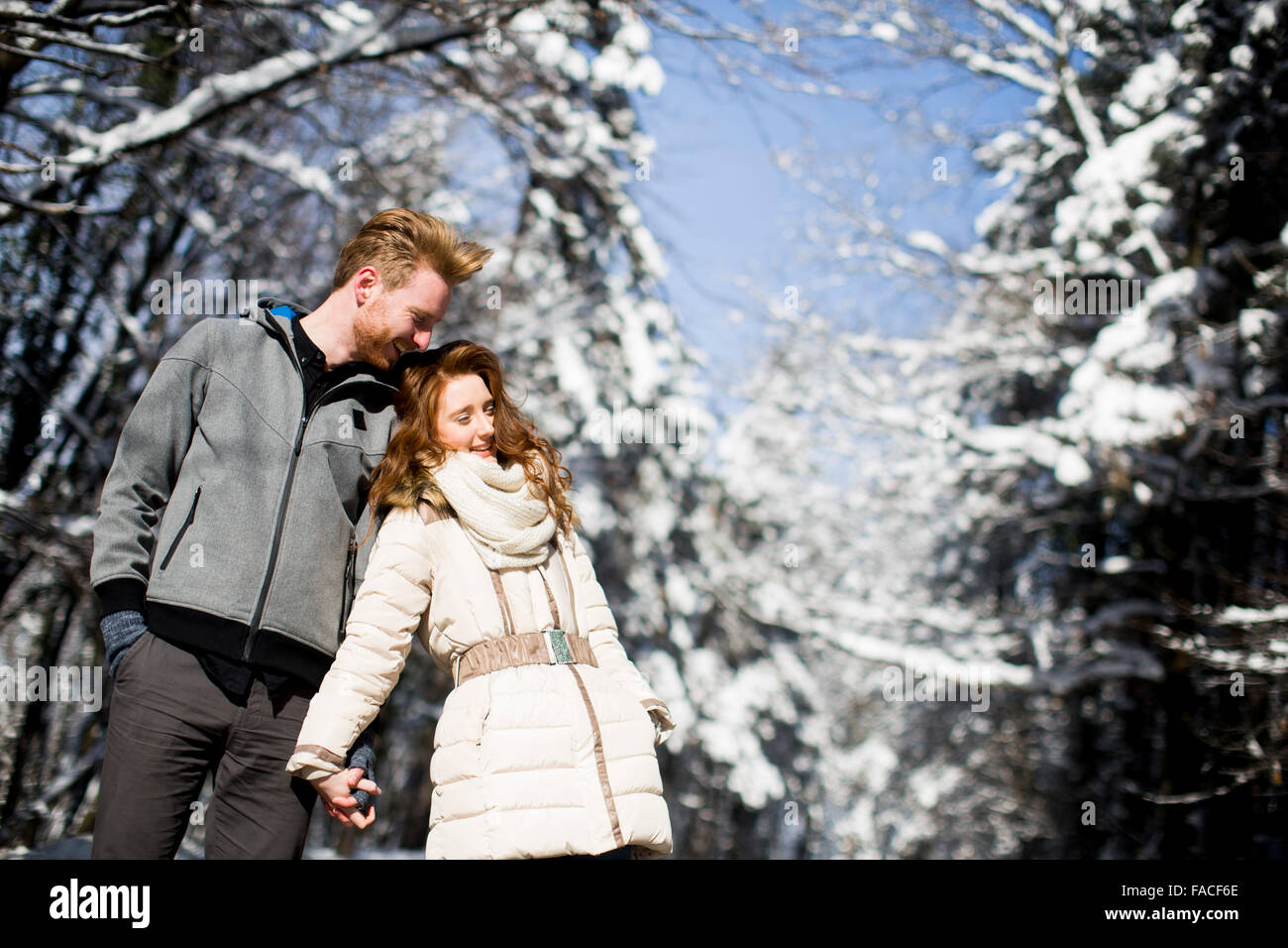 Couple forest romantic hi-res stock photography and images - Alamy