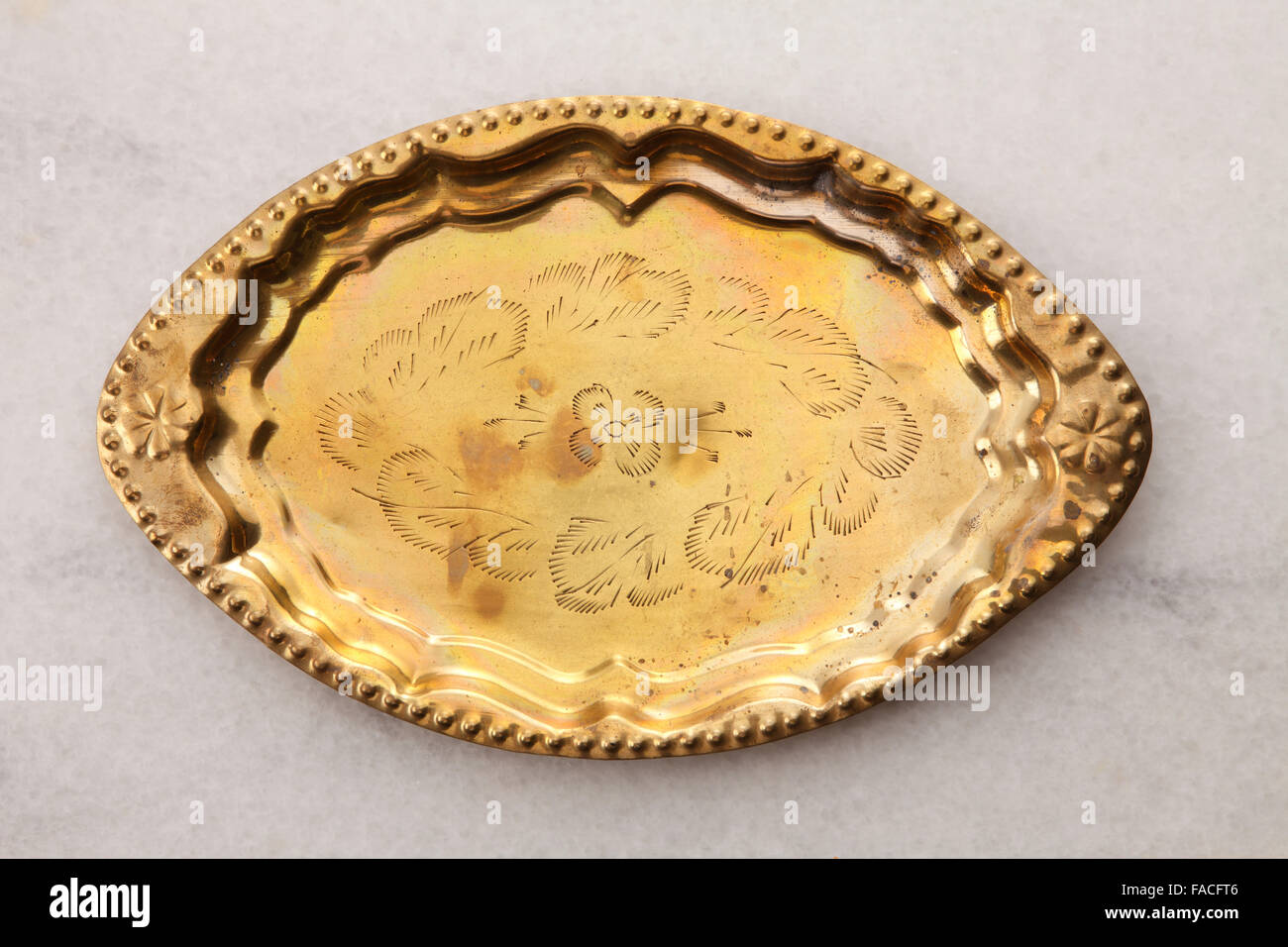 Oval shape hi-res stock photography and images - Alamy