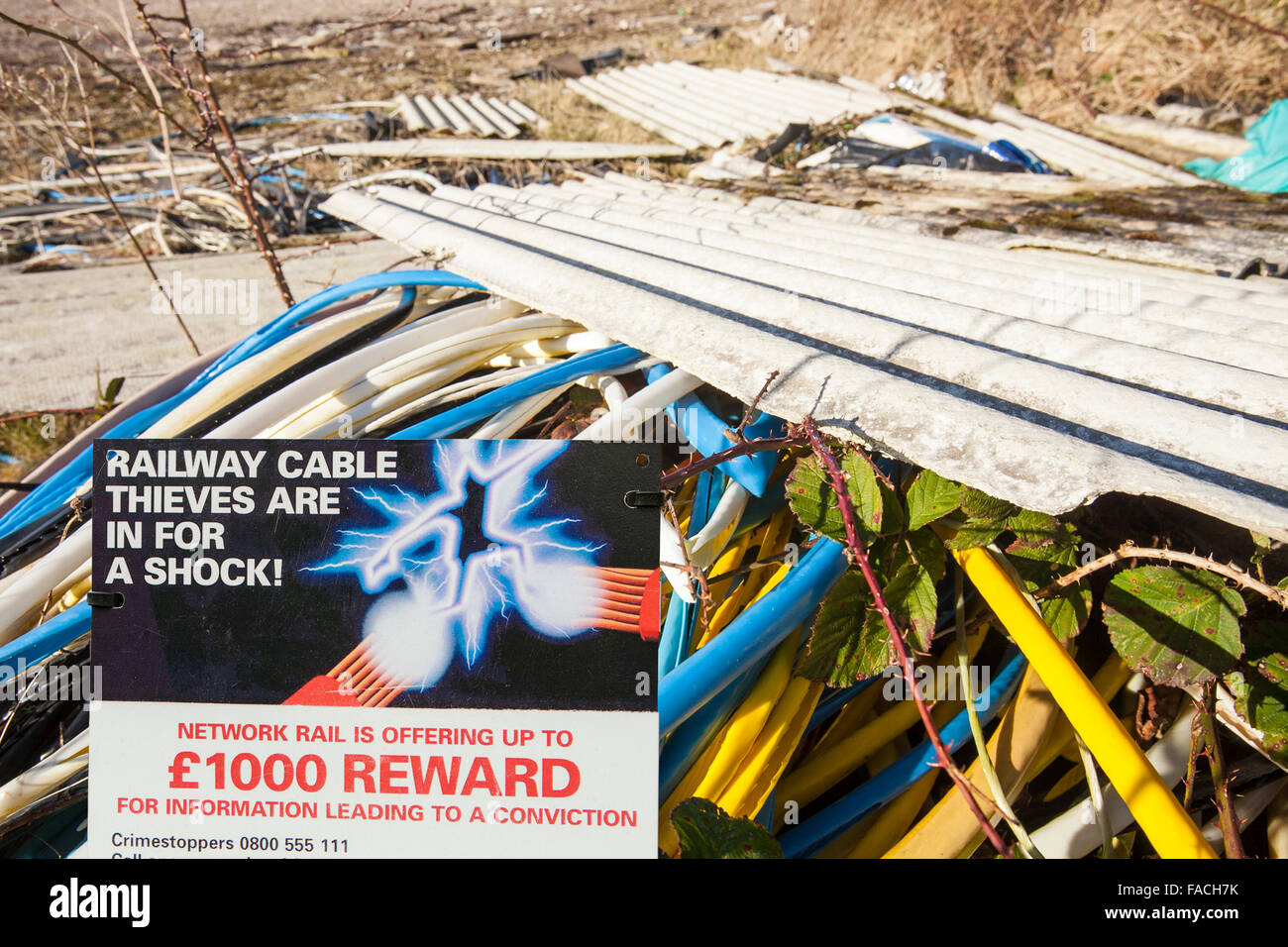 Asbestos sheet hi-res stock photography and images - Alamy