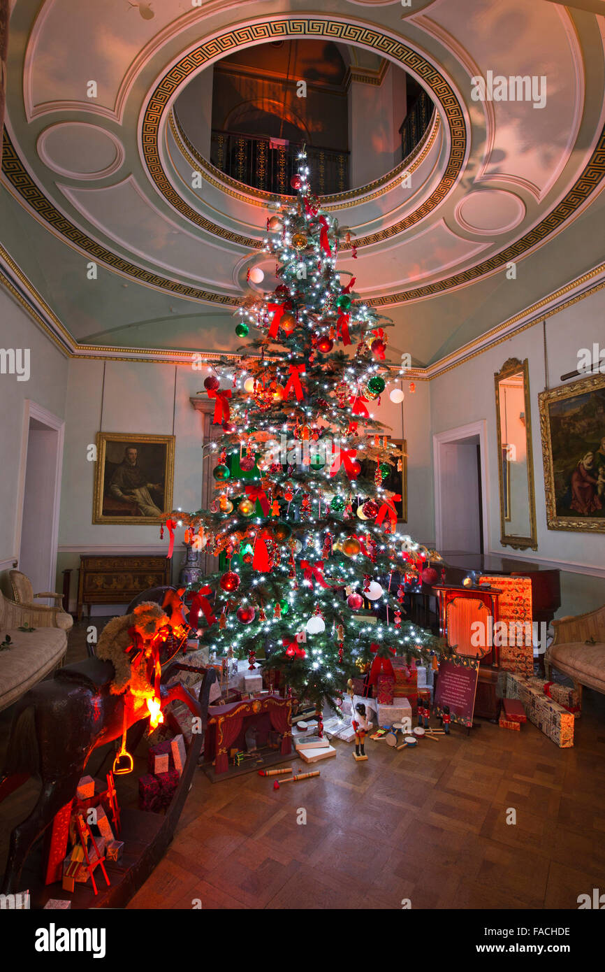 UK, England, Cheshire, Knutsford, Tatton Hall, large decorated ...