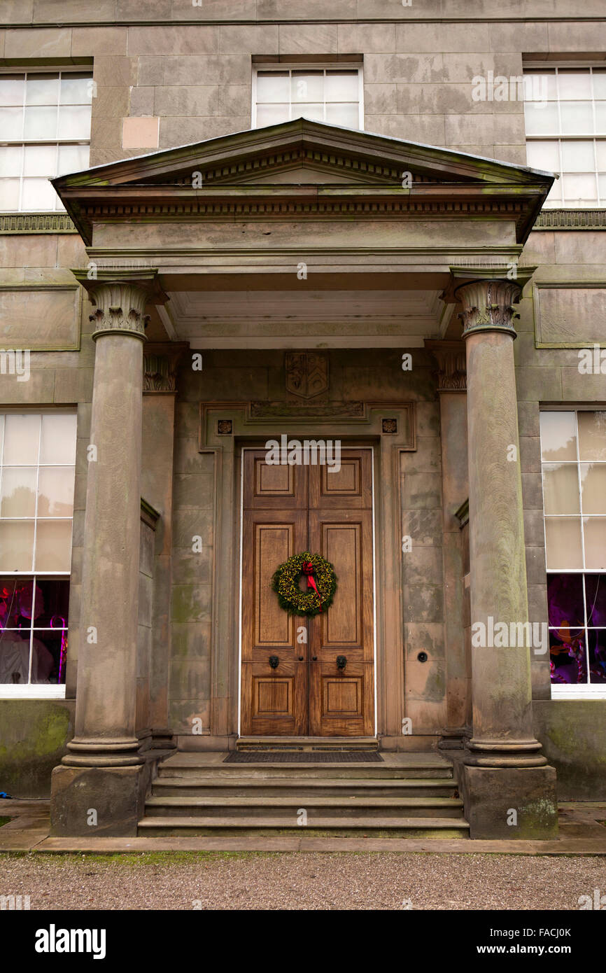 UK, England, Cheshire, Knutsford, Tatton Hall, traditional Christmas ...