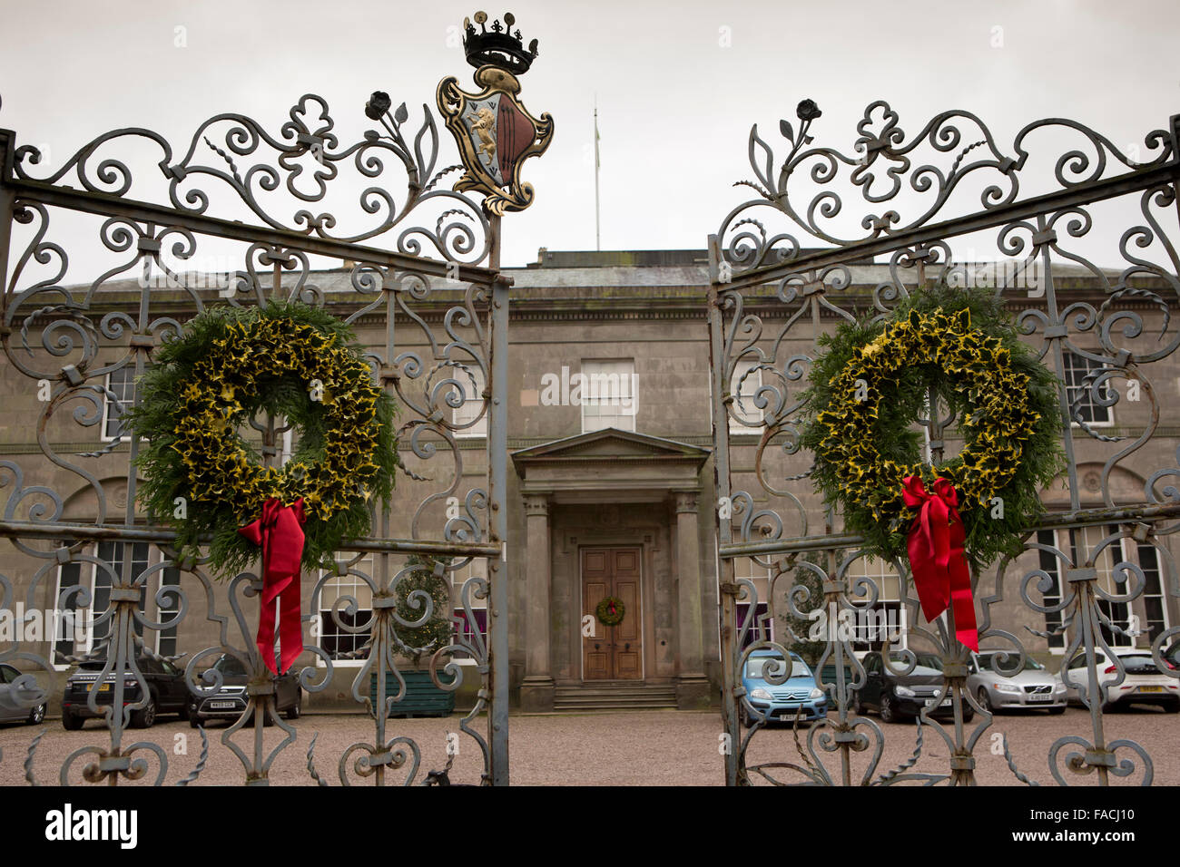 UK, England, Cheshire, Knutsford, Tatton Hall, traditional Christmas ...