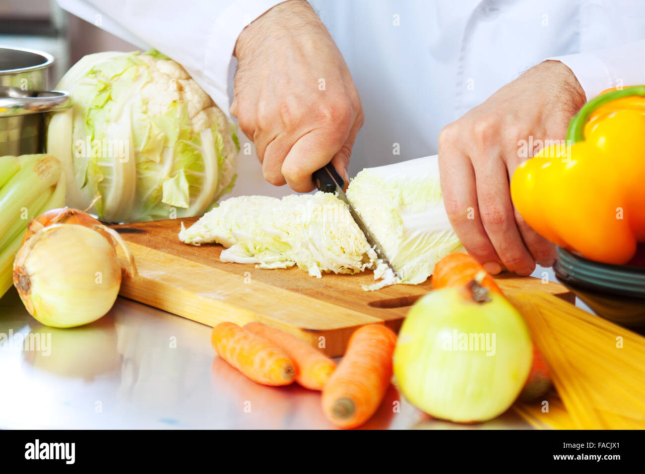 Close up chefs hands cuts hi-res stock photography and images - Alamy