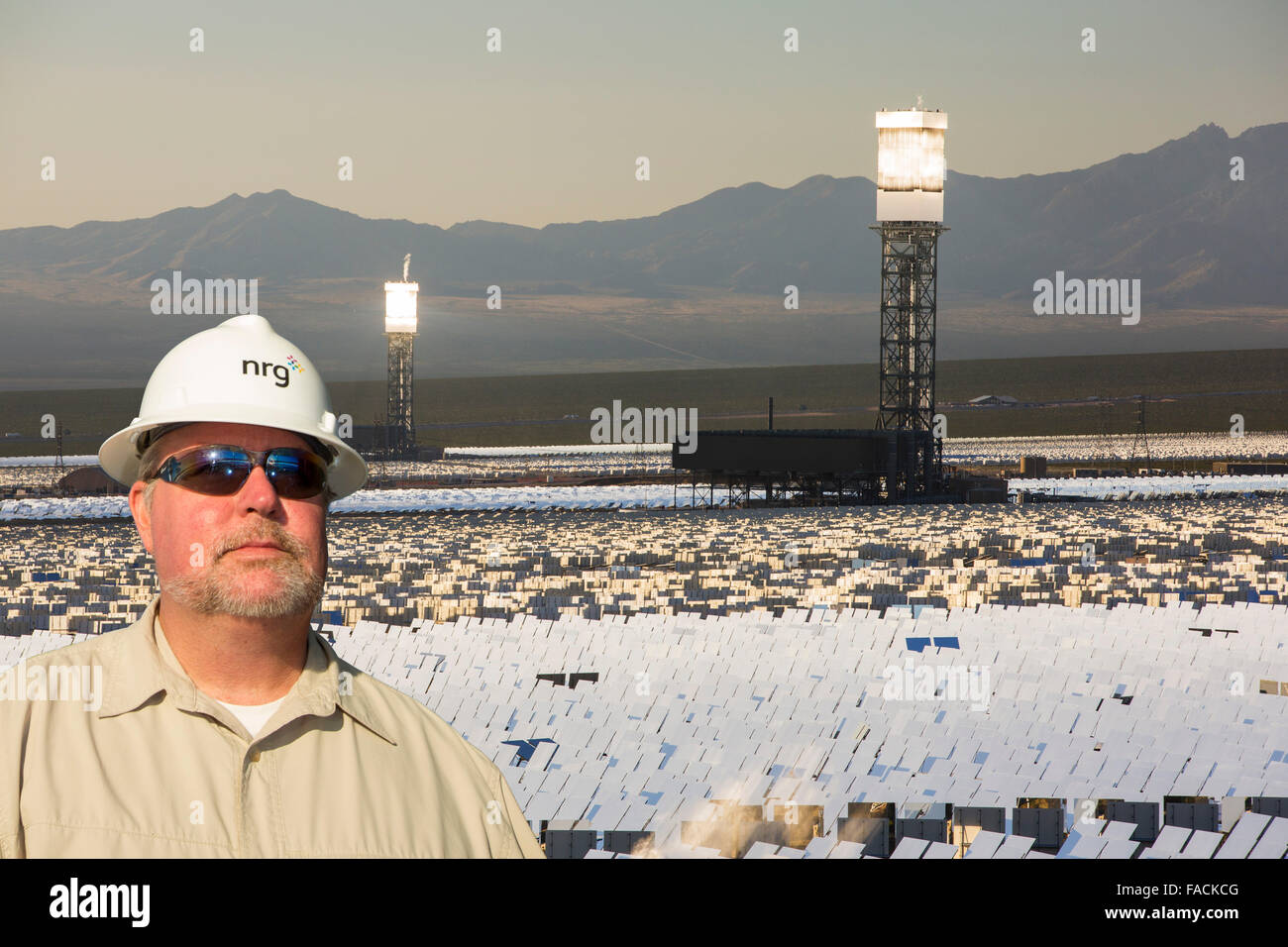 The Ivanpah Solar Thermal Power Plant in California''s Mojave Desert is ...