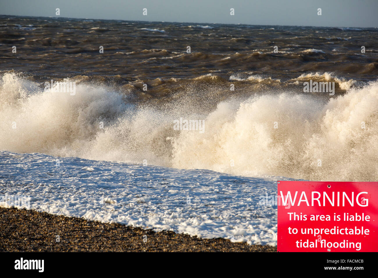 Wave shingle beach hi-res stock photography and images - Alamy