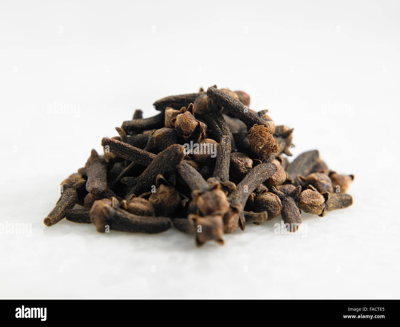 close up of the heap of cloves Stock Photo - Alamy