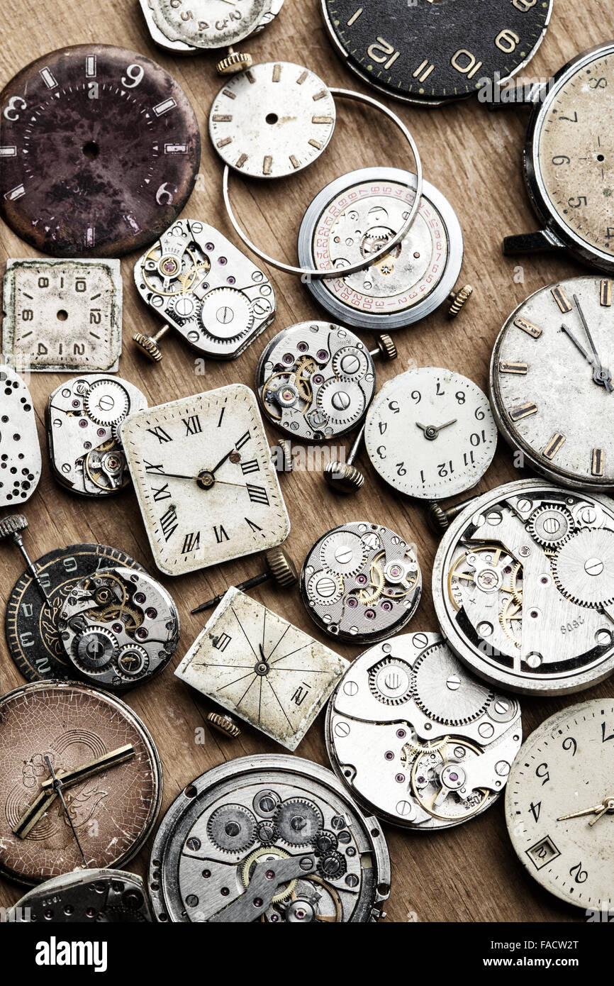 Clockwork clock parts hi-res stock photography and images - Alamy