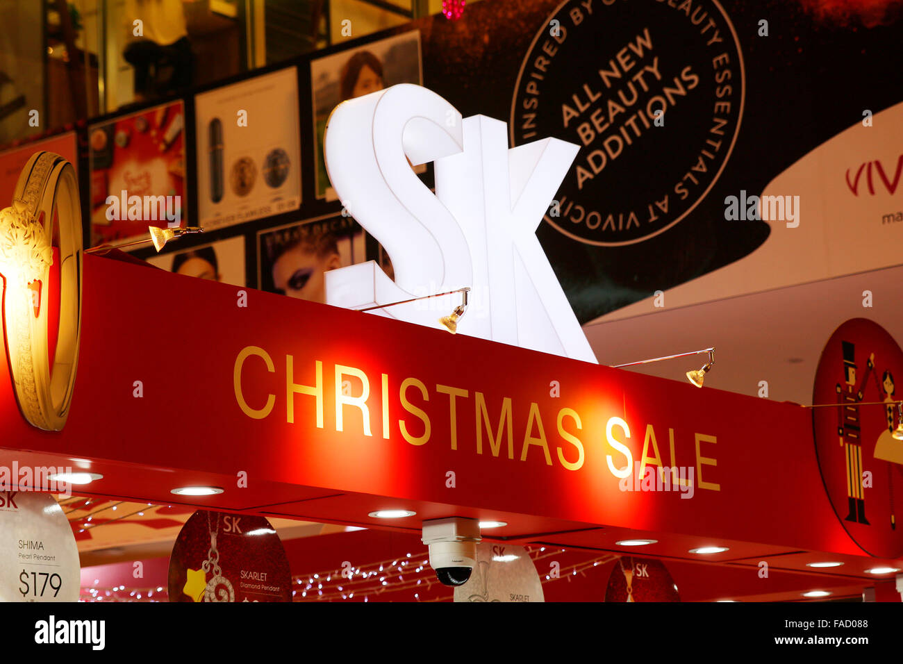 Christmas commerce hi-res stock photography and images - Alamy