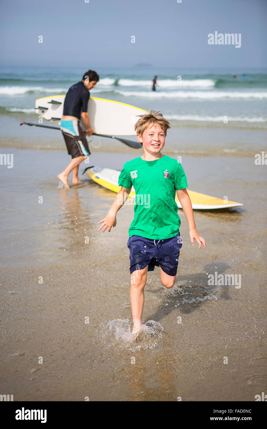 Beautiful young boy at the beach hi-res stock photography and images ...