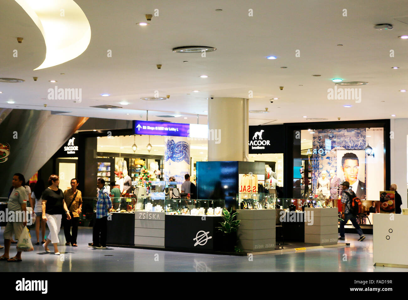 Retail outlets hi-res stock photography and images - Alamy