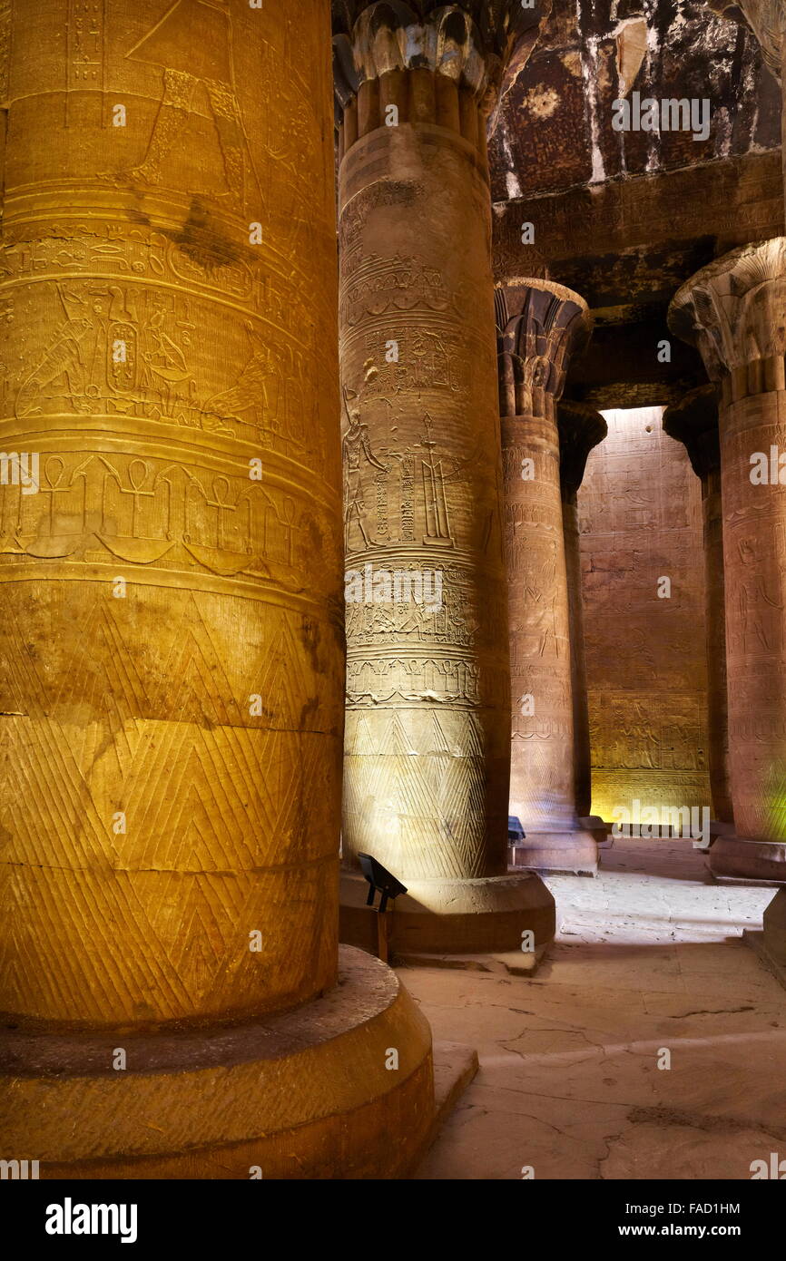Egypt - Edfu, Temple of Horus, inside the temple Stock Photo - Alamy