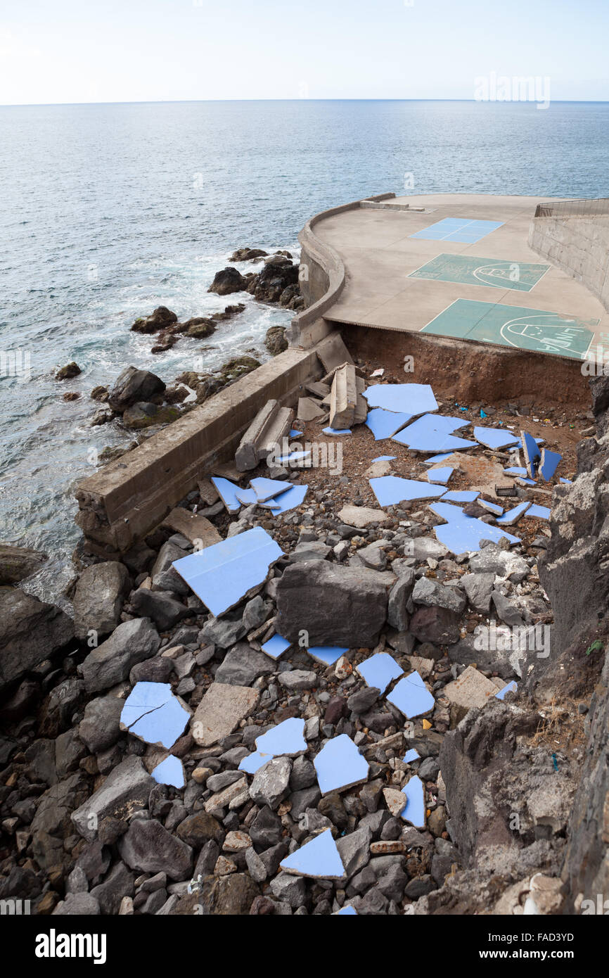 Concrete platform hi-res stock photography and images - Alamy