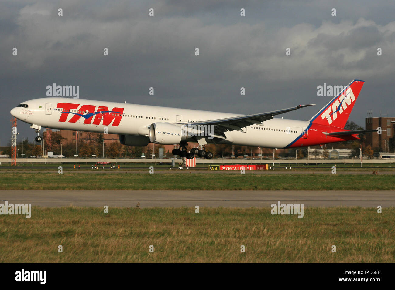 Tam airlines hi-res stock photography and images - Alamy