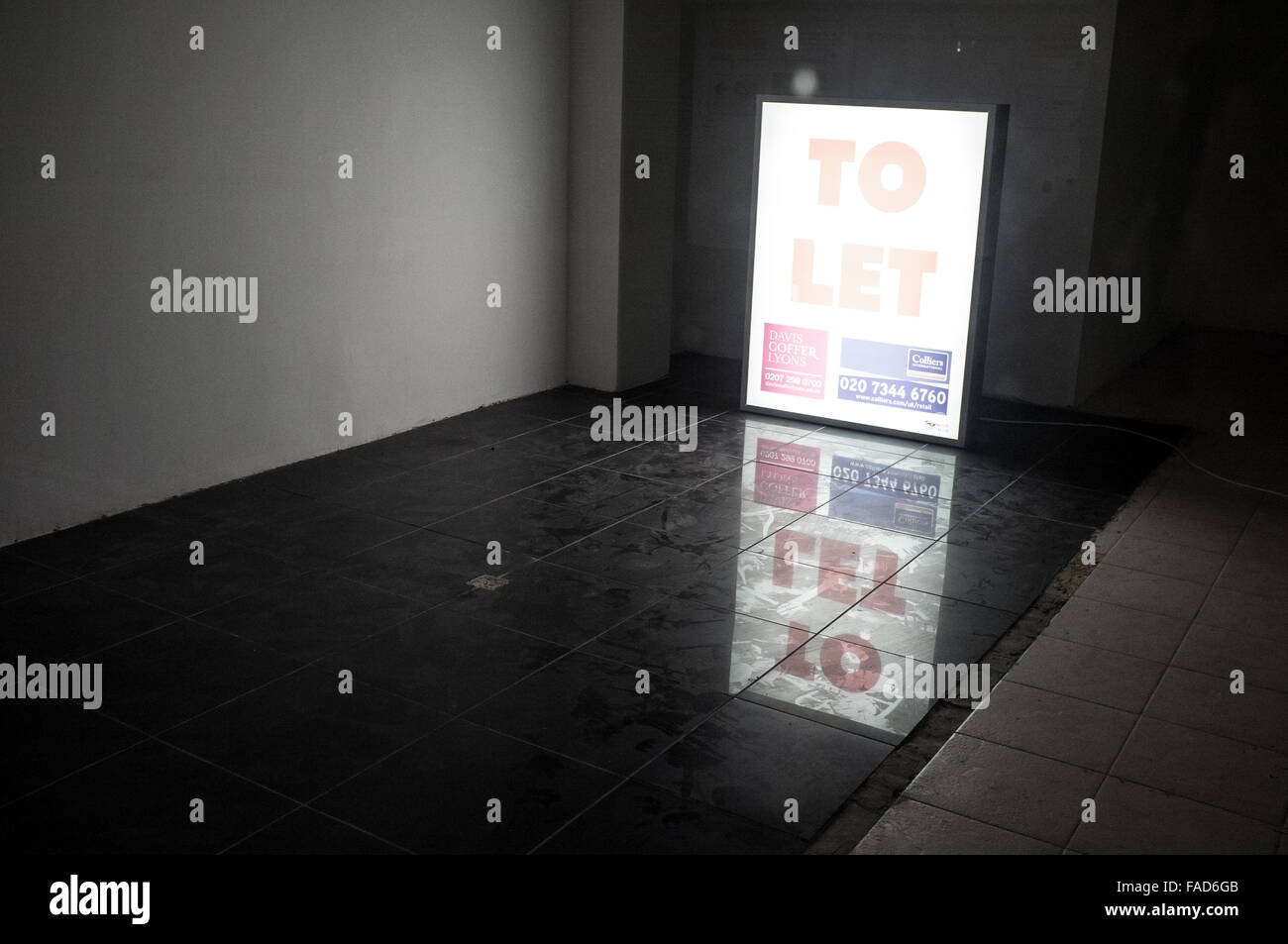 To Let sign inside building in London Stock Photo - Alamy