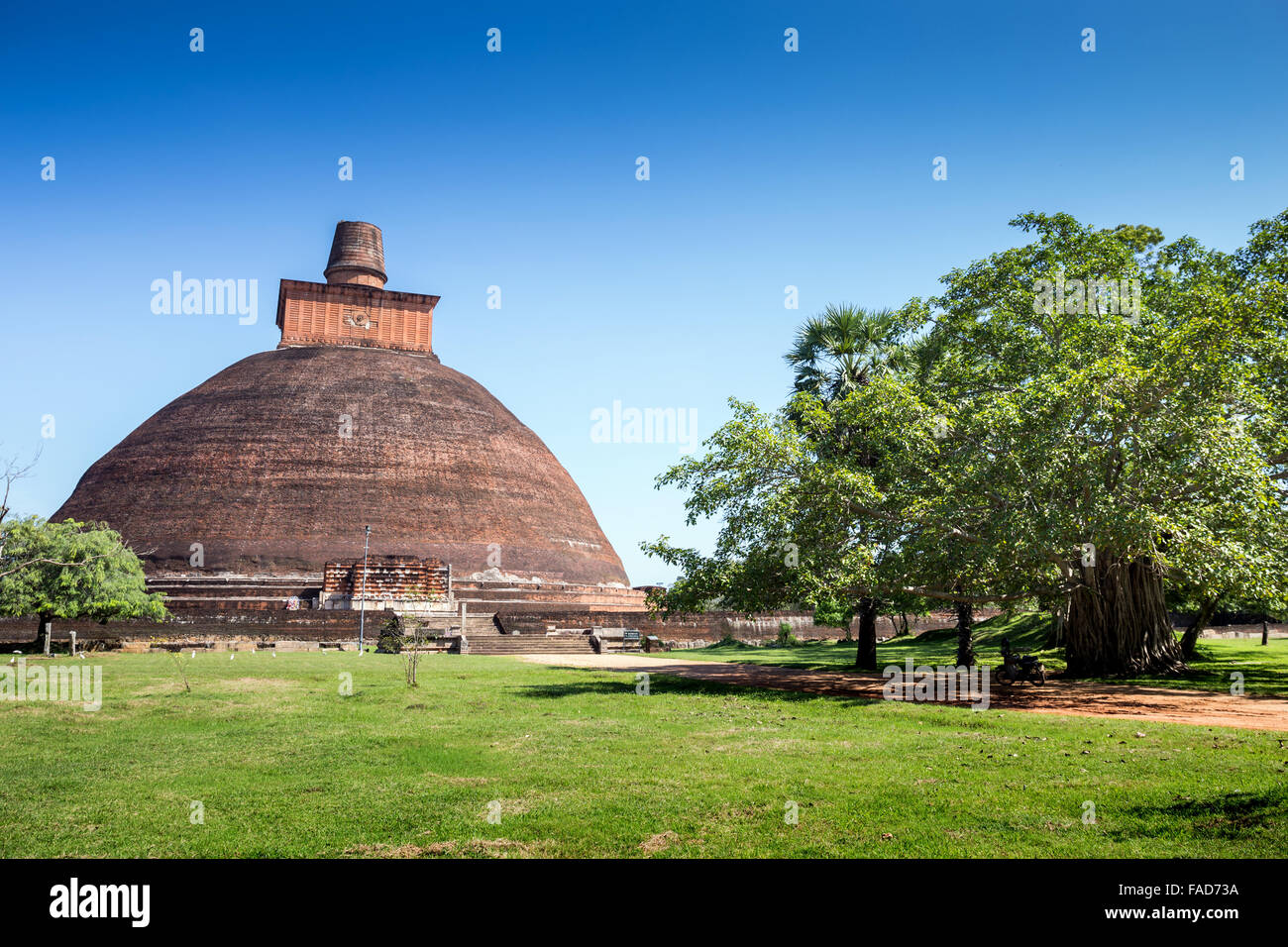 Jetavanaramaya dagoba in the ruins of Jetavana, UNESCO world heritage ...