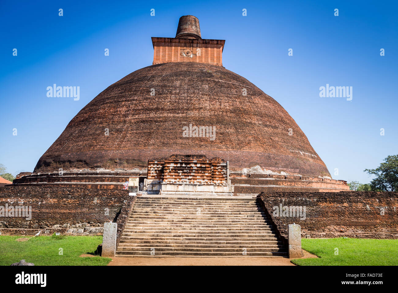 Jetavanaramaya dagoba in the ruins of Jetavana, UNESCO world heritage ...