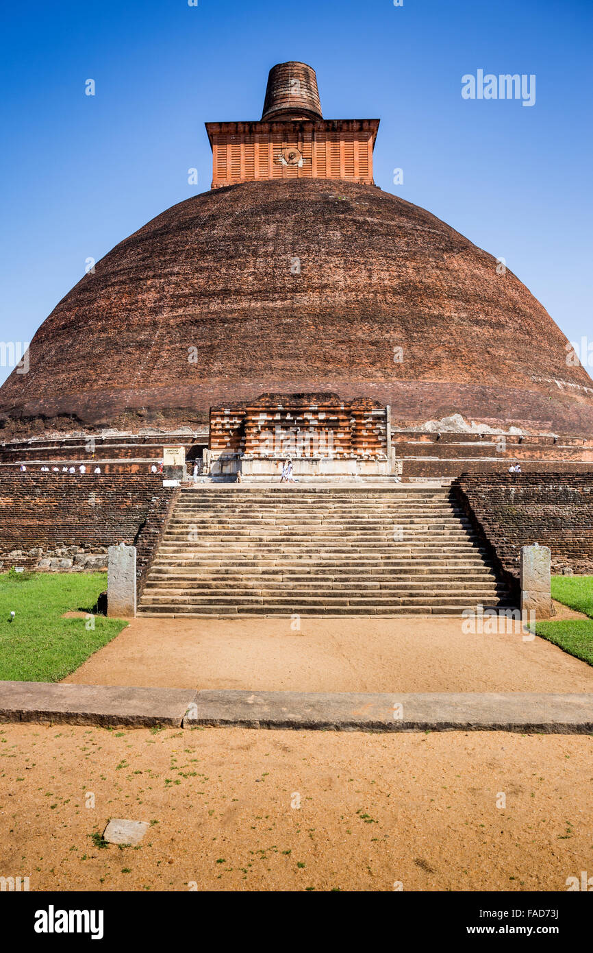 Jetavanaramaya dagoba in the ruins of Jetavana, UNESCO world heritage ...
