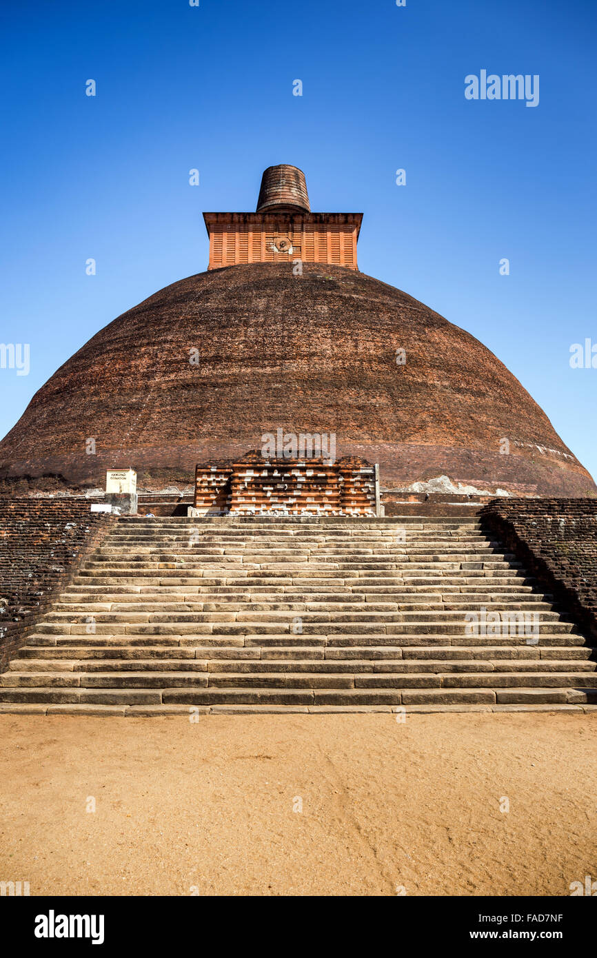 Jetavanaramaya dagoba in the ruins of Jetavana, UNESCO world heritage ...