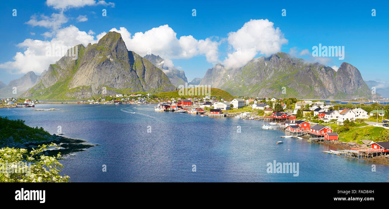 Reine moskenesoya lofoten nordland hi-res stock photography and images ...