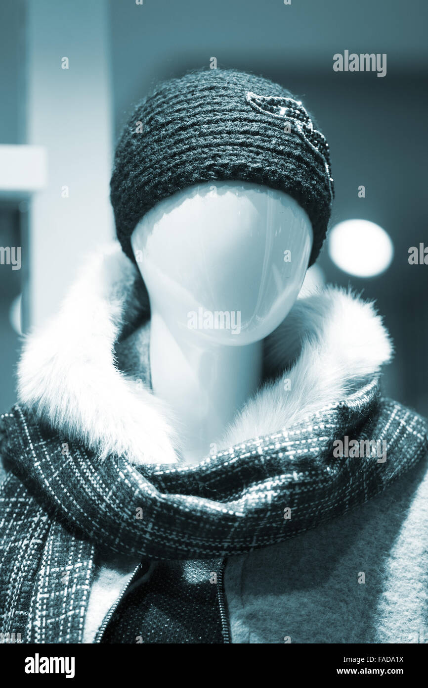 Female shop dummy fashion mannequin in department store boutique window ...