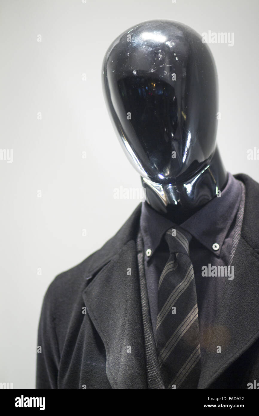 Shop dummy fashion mannequin in department store boutique window ...