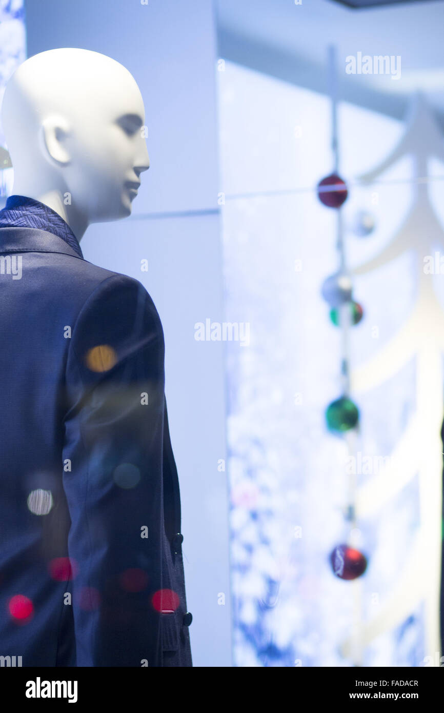Shop dummy fashion mannequin in department store boutique window ...