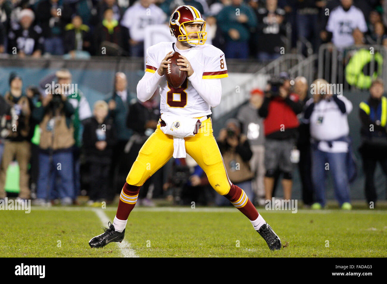 December 26, 2015: Washington Redskins quarterback Kirk Cousins (8) in ...