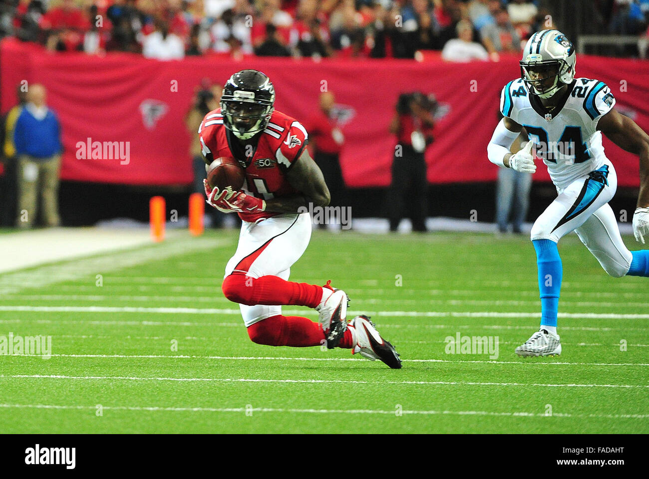 Atlanta, Georgia, USA. 27th Dec, 2015. Atlanta Falcons WR Julio Jones ...