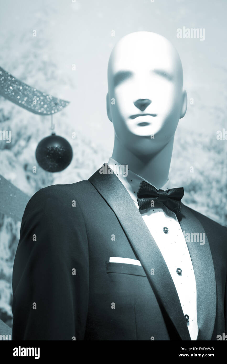 Shop dummy fashion mannequin in department store boutique window ...