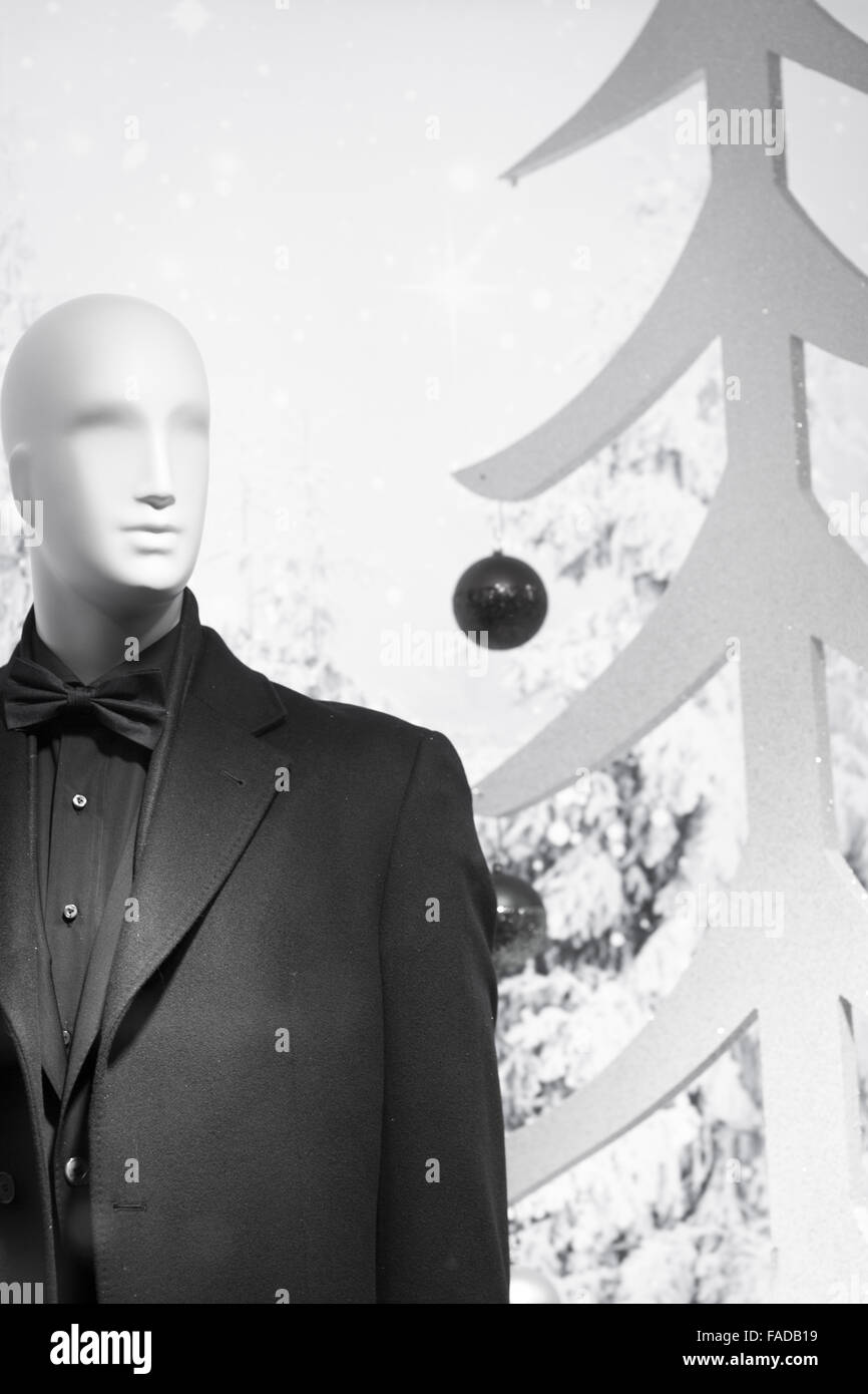 Shop dummy fashion mannequin in department store boutique window ...