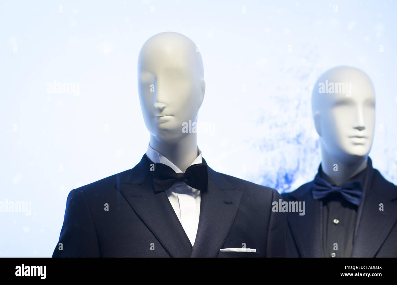 Shop dummy fashion mannequin in department store boutique window ...