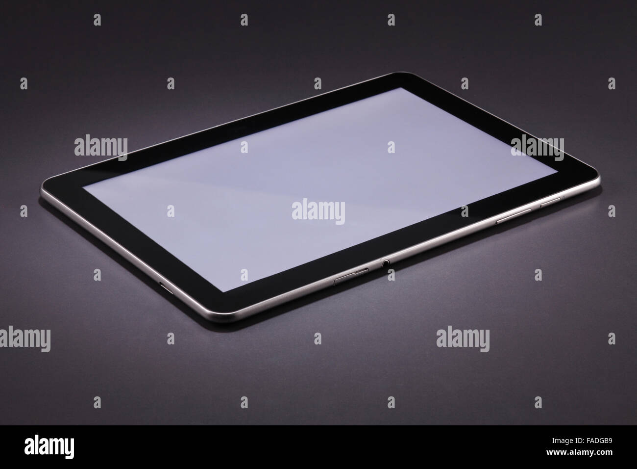 Empty tablet screen hi-res stock photography and images - Alamy