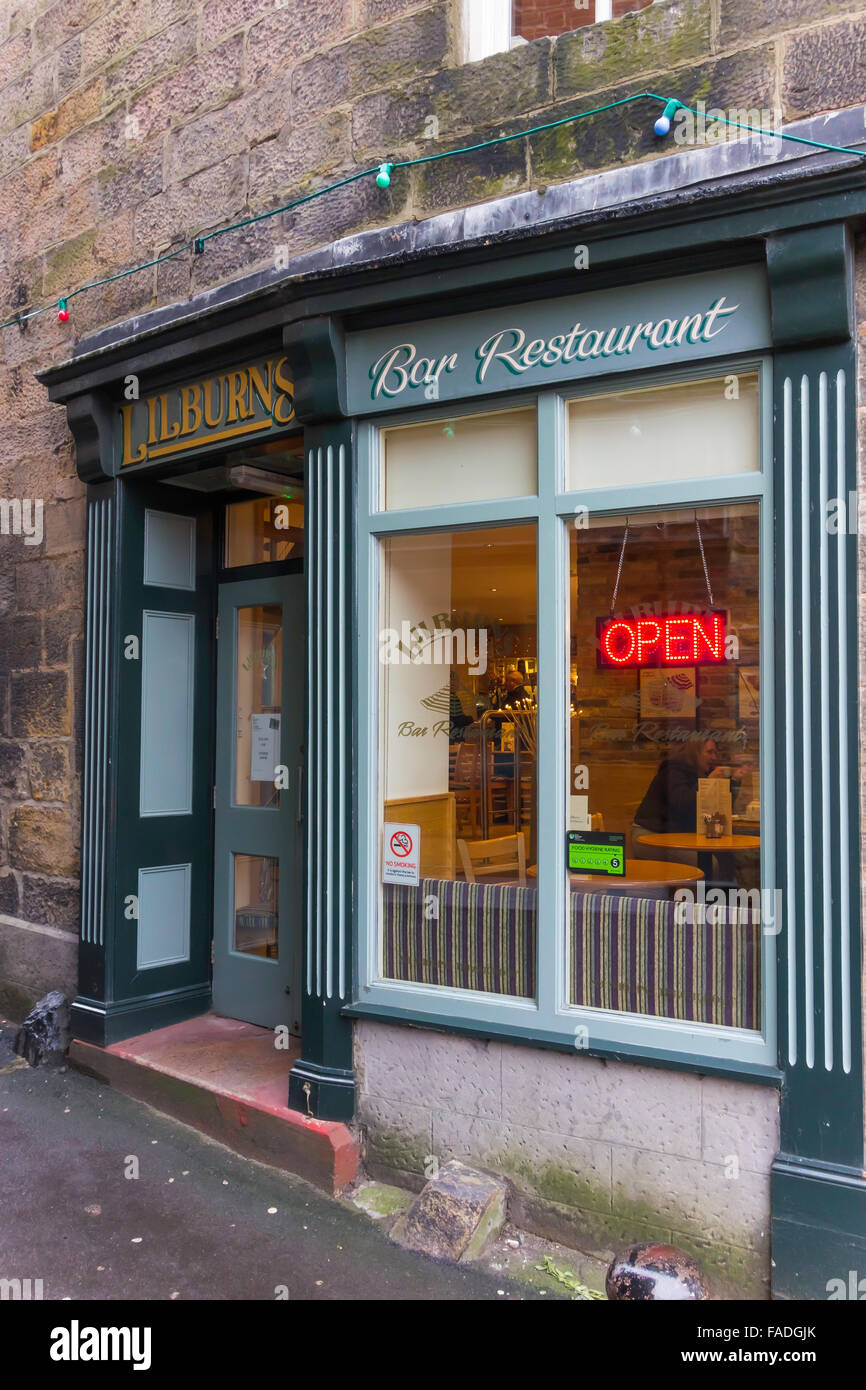 Alnwick town centre northumberland hi-res stock photography and images ...