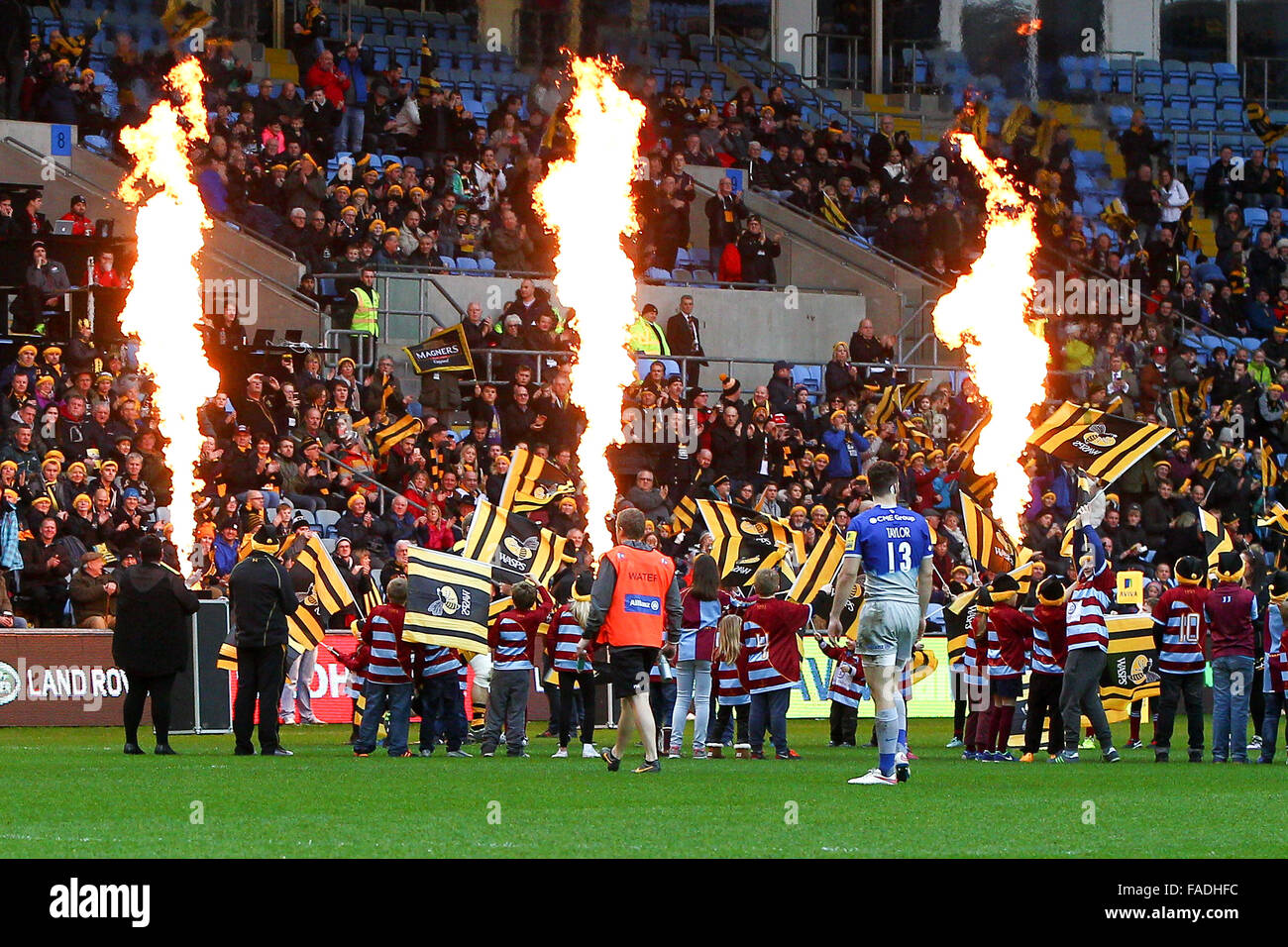 Coventry, UK. 27th, December, 2015. Wasps, the home team, make a ...