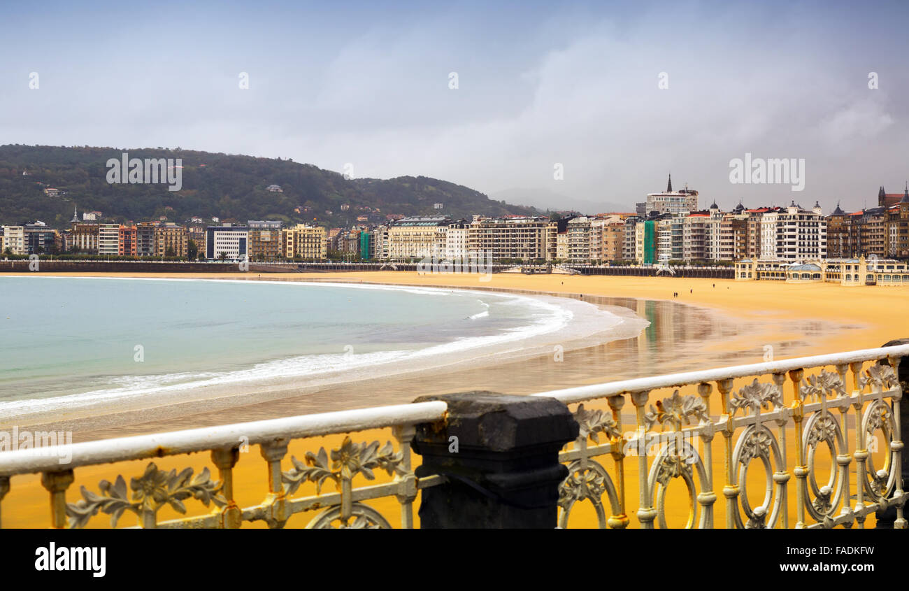 La Concha beach in autumn day at Donistia. Spain Stock Photo - Alamy