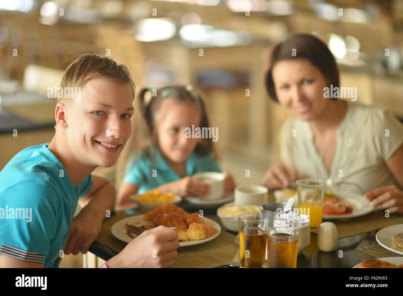 family at breakfast Stock Photo - Alamy