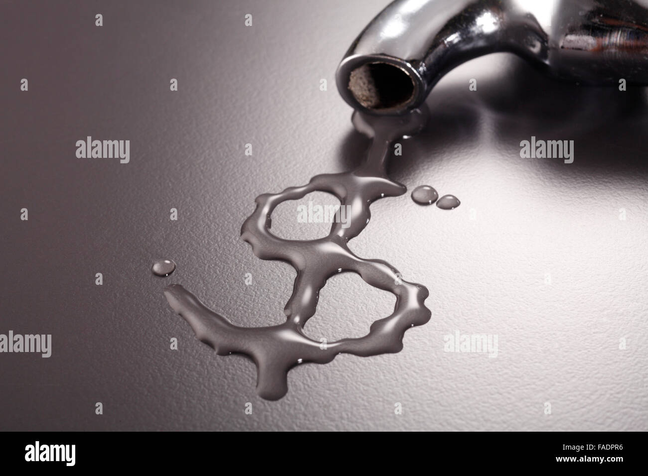 Dollar sign made water hi-res stock photography and images - Alamy