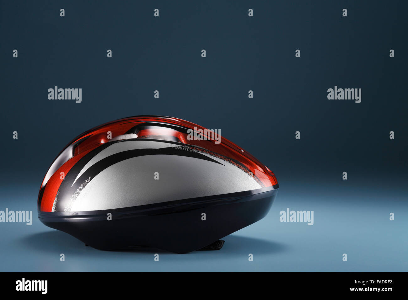 Red cycle hi-res stock photography and images - Alamy