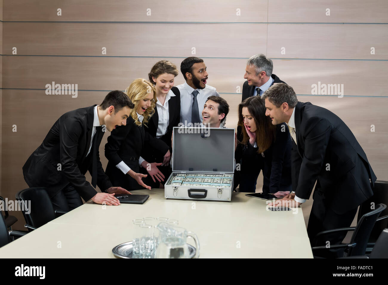 Salary discussion hi-res stock photography and images - Alamy