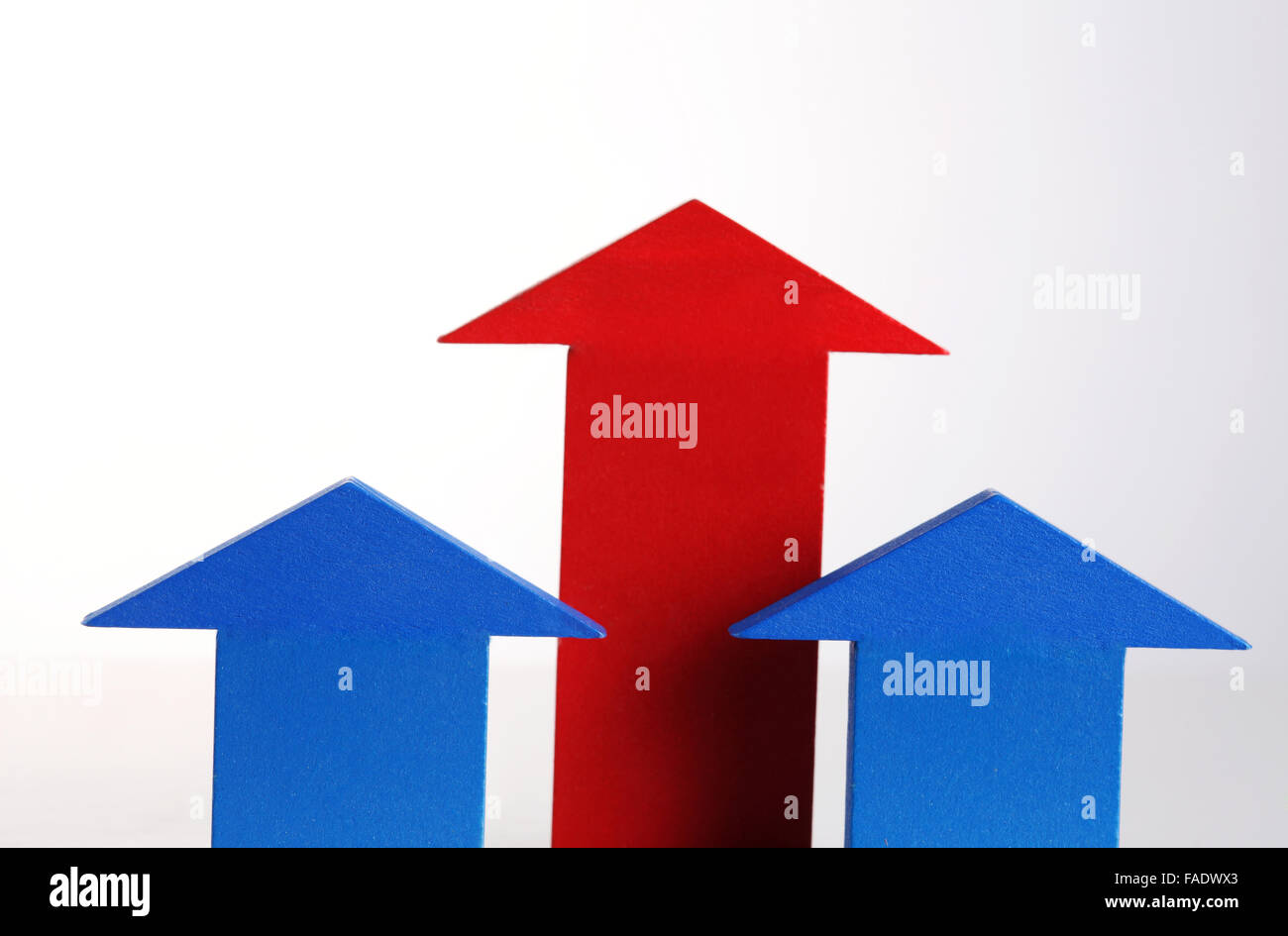 Red arrow pointing hi-res stock photography and images - Alamy