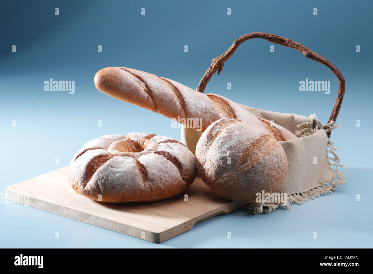 bread on the chopping board Stock Photo - Alamy