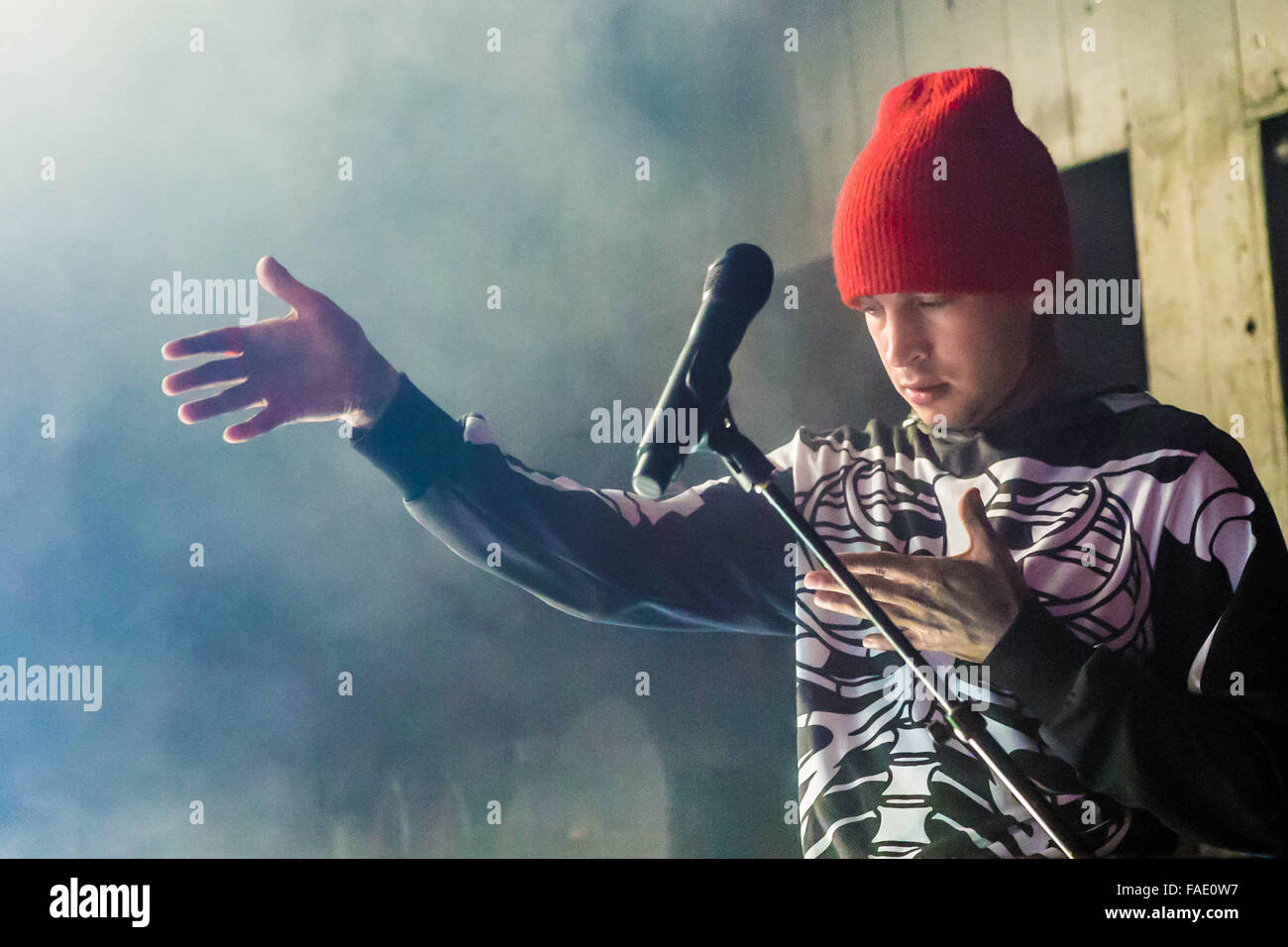 Detroit, Michigan, USA. 17th Dec, 2015. TYLER JOSEPH of 21 PILOTS ended ...