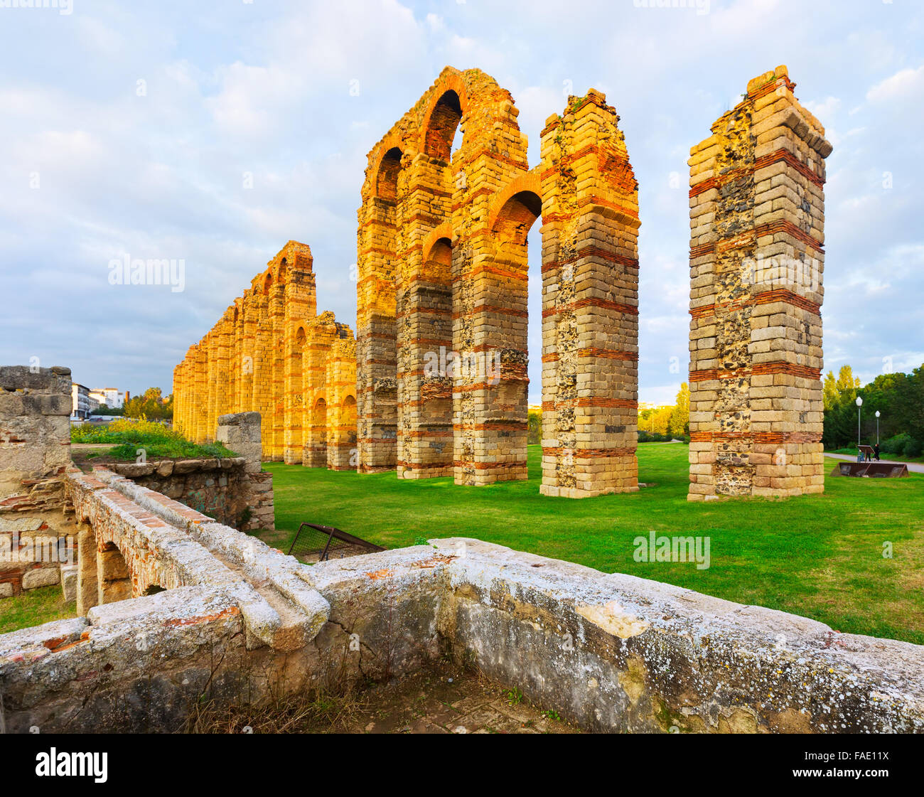 Acueducto de los Milagros - Roman aqueduct in Merida, Spain Stock Photo ...