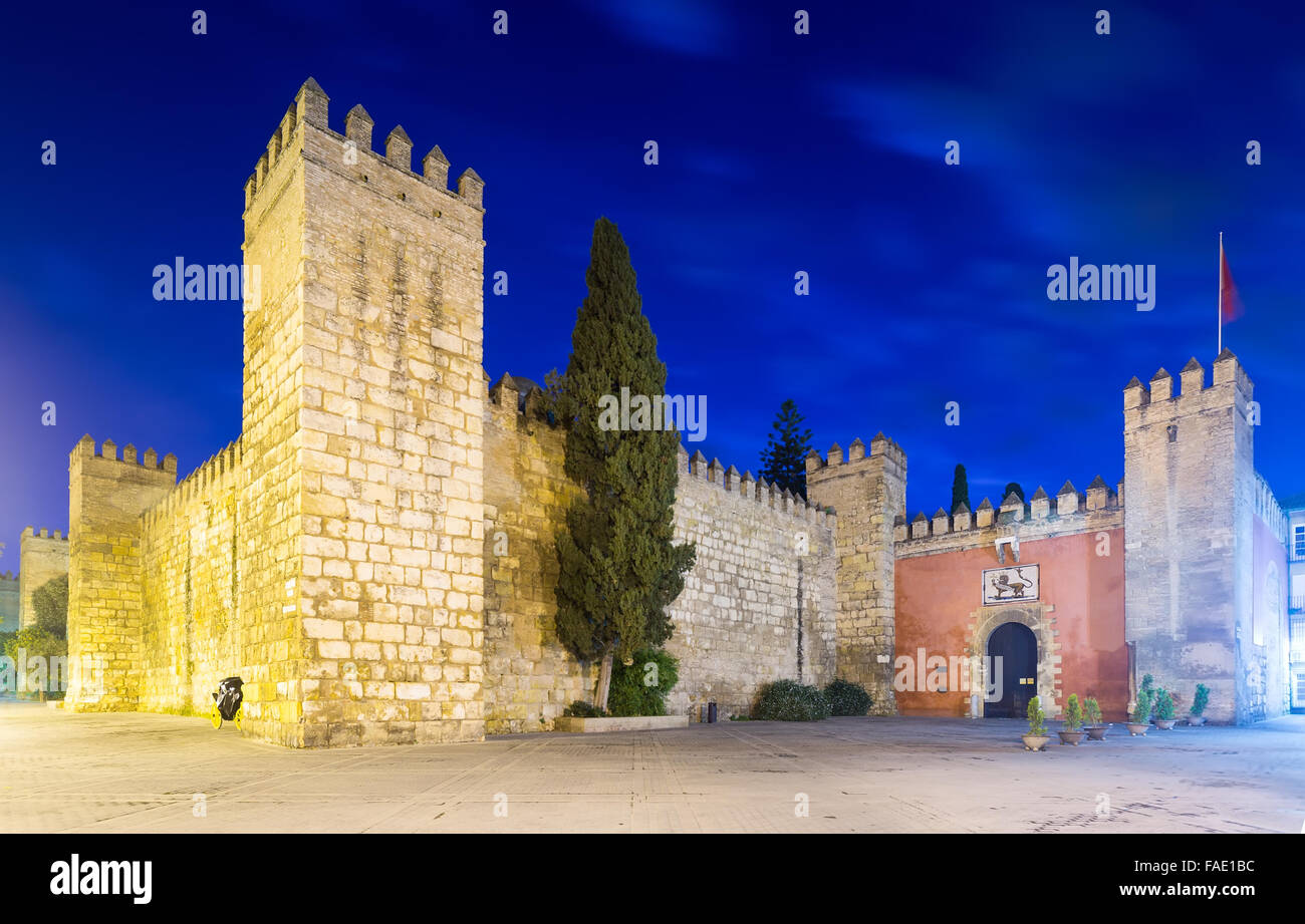 Seville alcazar wall fortification hi-res stock photography and images ...